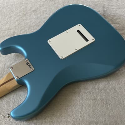 2014 Fender Left Hand Standard Stratocaster Lake Placid Blue | Reverb