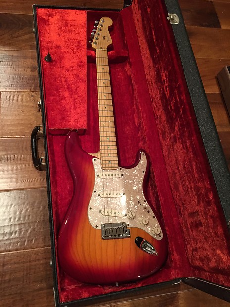 Fender Stratocaster Deluxe | Reverb