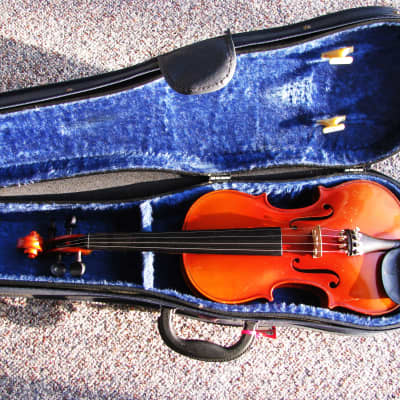 Suzuki Violin 3/4 size model 220, Nagoya, stained wood | Reverb