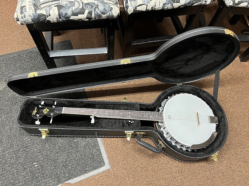 Used Rogue B30 Deluxe 5-String Banjo w/ Hard Case Local | Reverb