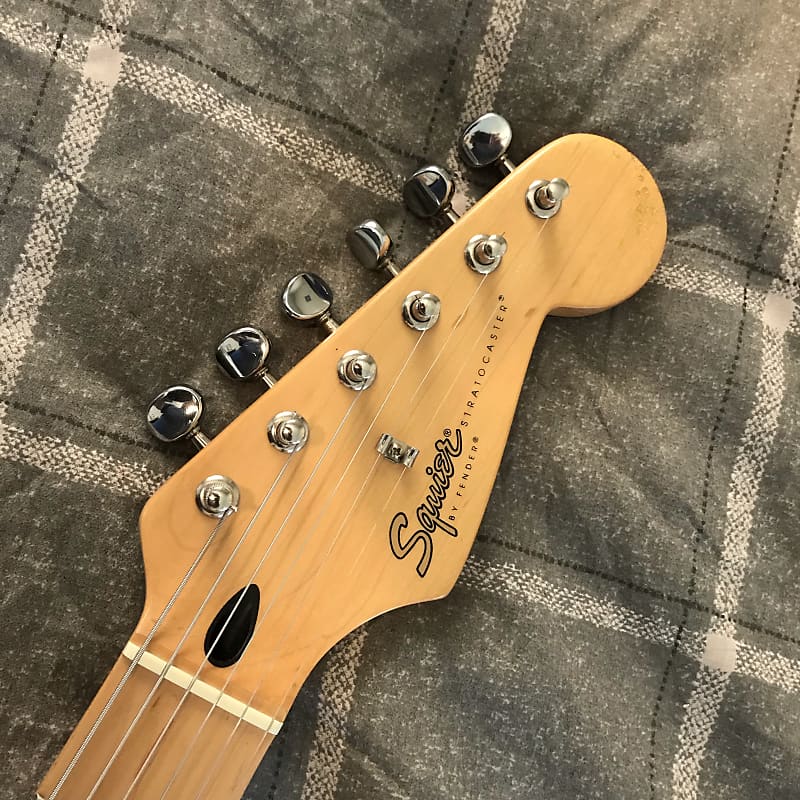 Squier Stratocaster 1997 Lake Placid Blue MIM Mexico Rare Squier Stratocaster 1997 Lake Placid Blue MIM Mexico Rare