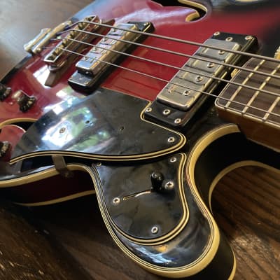 Univox Hollowbody bass 30.5” scale 60’s - Sunburst | Reverb
