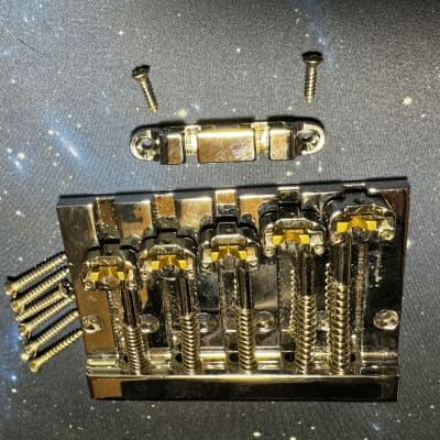 Hipshot KickAss Bridge 5-String Chrome + String Retainer | Reverb