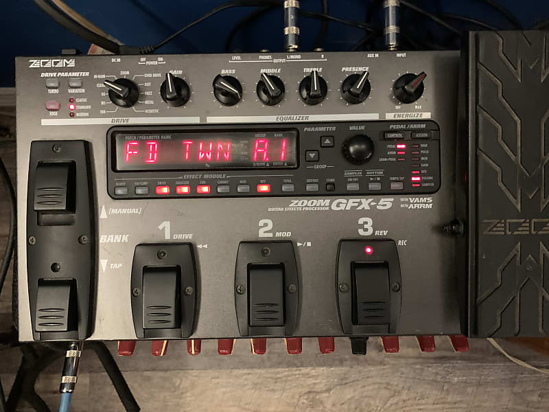 Zoom GFX-5 Multi Effects Processor | Reverb