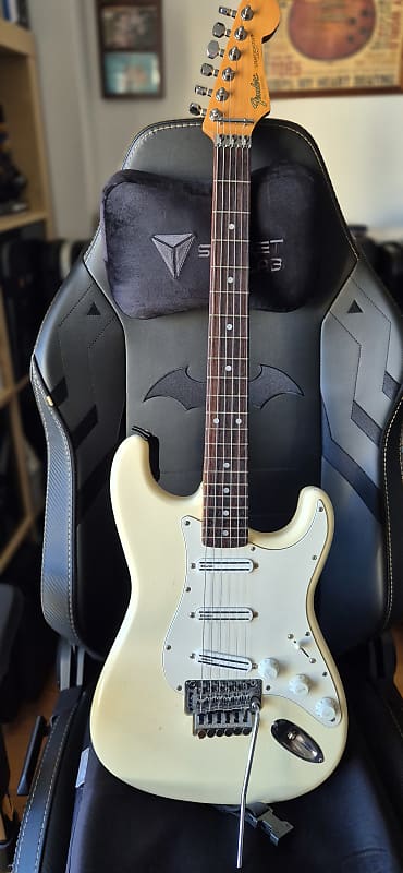 Fender Stratocaster with Hot Rails 1985-1986 Made | Reverb Deutschland