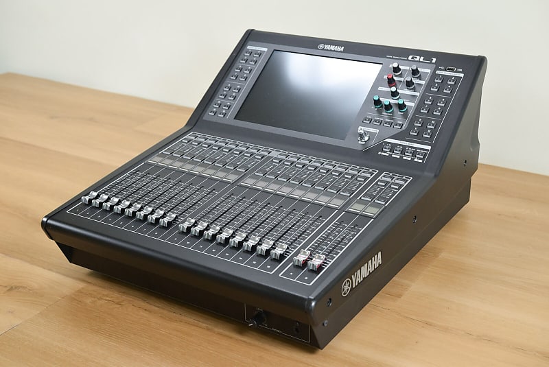 Yamaha QL1 16-Input 8-Output Digital Mixing Console (church | Reverb