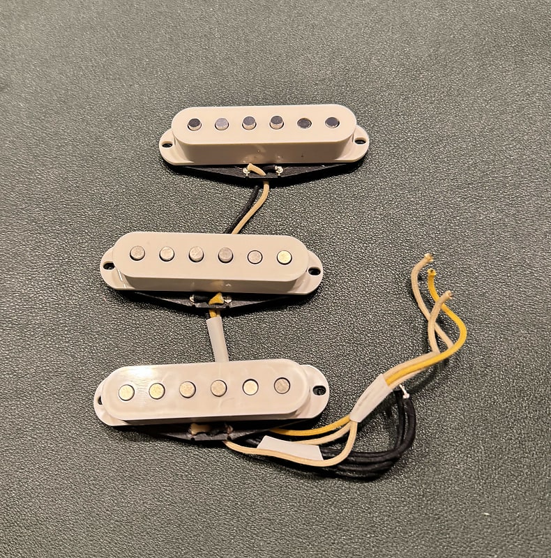 Lollar Vintage Tweed - Staggered Poles 2023 - White | Reverb