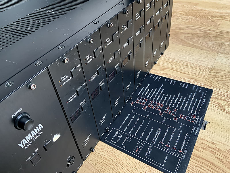 Yamaha TX816 8-Module FM Synthesizer 1984 - Black | Reverb Sweden