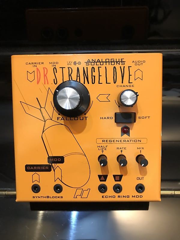 Analogue Solutions Dr Strangelove Synth ring modulator + echo | Reverb