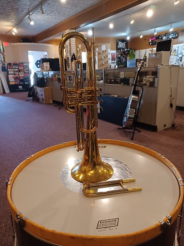 Getzen 300 Series Frumpet 1950-1975 - brass | Reverb