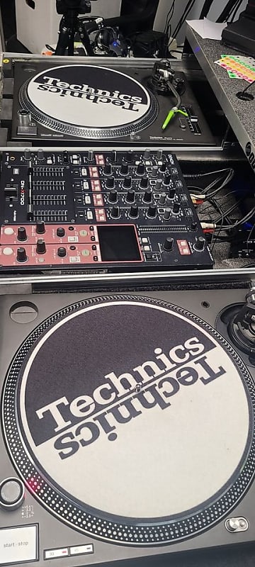 A Pair of Black Technics 1200 1210 MK5 DJ Turntables Near | Reverb