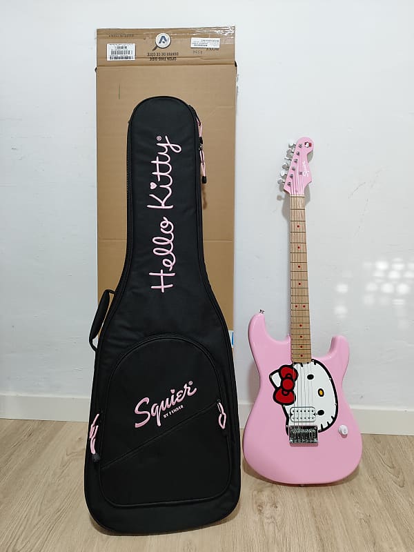 Squier Hello Kitty Stratocaster 2024 | Reverb UK