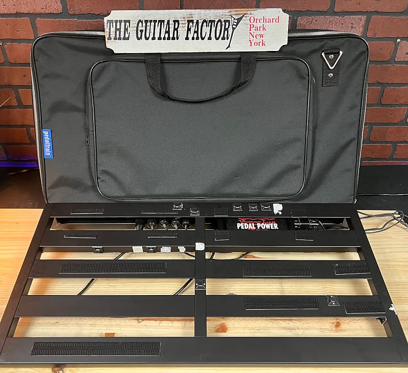 Custom Powered Pedaltrain Classic PRO Pedalboard 5 Rails | Reverb