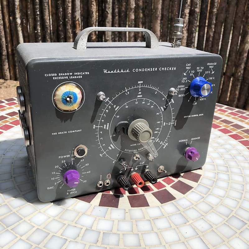 Michael Rucci 8-Bit Synthesizer (rehoused by ASTROFREQ) | Reverb