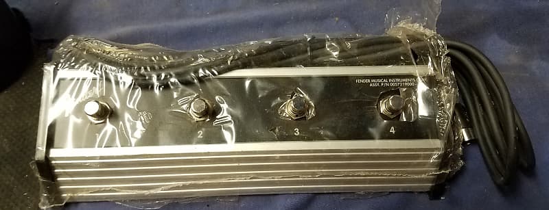 Fender 4 button foot switch with din 5 pin cable, NOS Cyber | Reverb