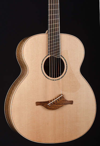 Lowden Baritone 35 Fan Fret Walnut and Sitka Spruce with | Reverb