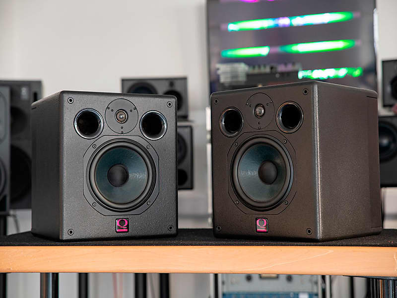 Quested VH2108 - Passive 2-Way Near/Mid-Field Monitor Pair | Reverb UK
