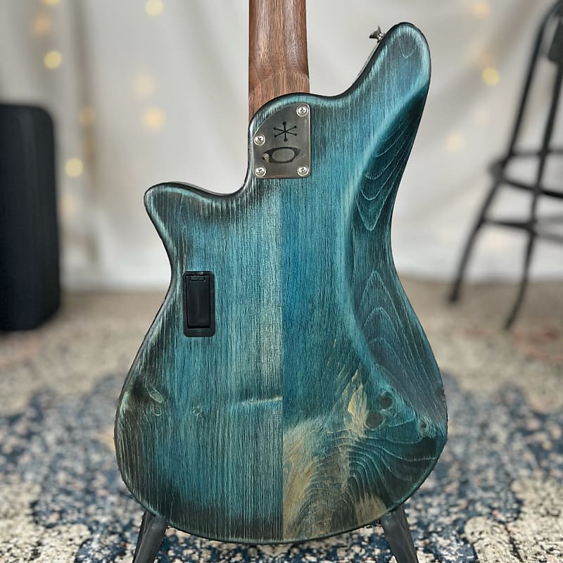 Offbeat Guitars Shelby 30" Short Scale Bass in Deep Water | Reverb