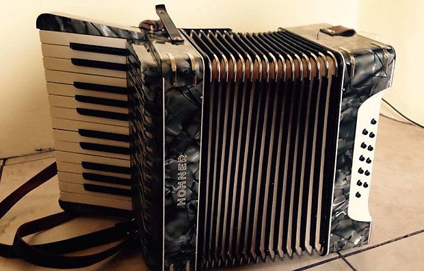 Great-sounding 1930's Hohner piano accordion | Reverb Australia