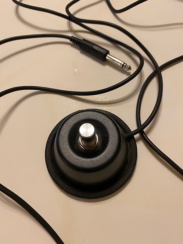 Roland FS-1 footswitch (single on/off footswitch) | Reverb