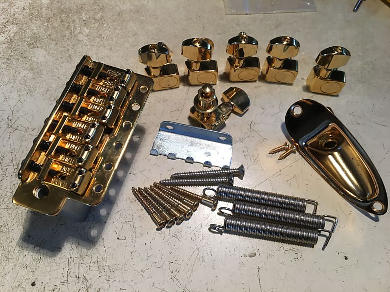 Fender Strat Stratocaster Gold Hardware Modern Tuners Trem | Reverb