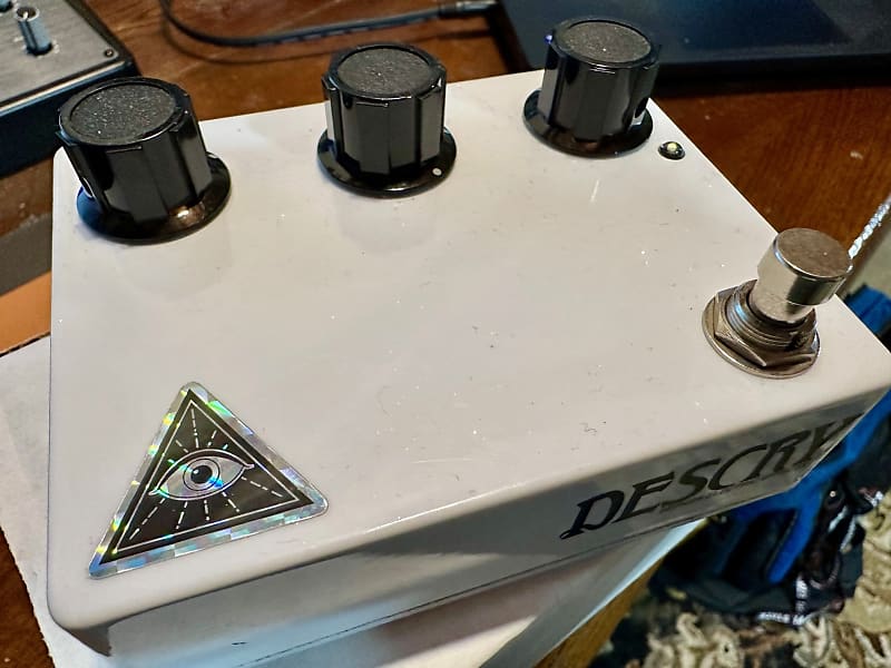 Seeker Electric Effects Descry 2000s - White Sparkle | Reverb