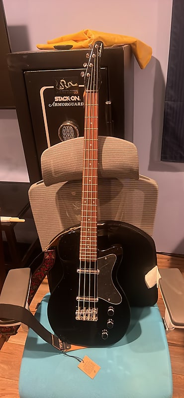 Silvertone Classic Series Bass | Reverb