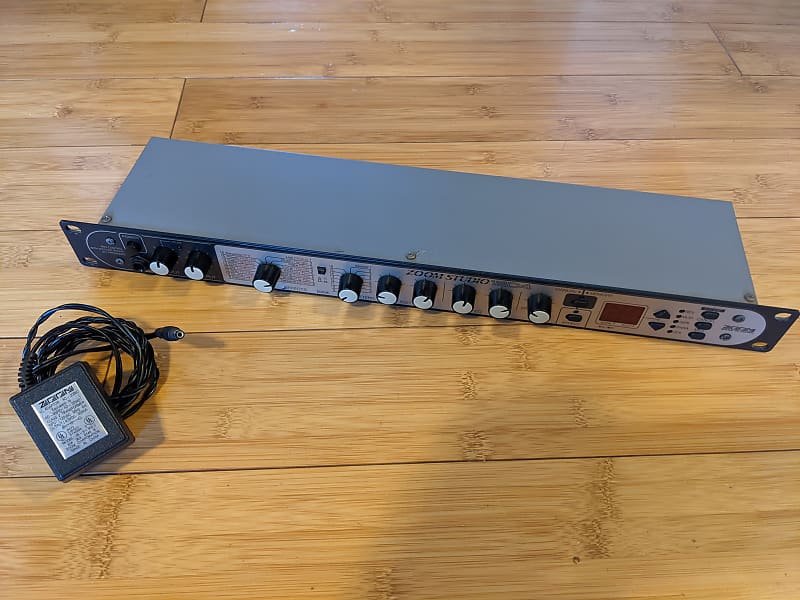 Zoom Studio 1204 Digital Reverb and Multi Effects Signal | Reverb