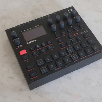 Elka Wilgamat | Reverb