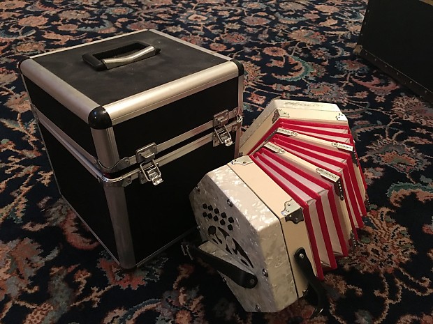 Morelli 20 button Concertina - Hard Case included | Reverb UK