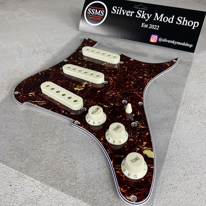 Silver Sky Se pickguard Brown tortoise & parchment pickup | Reverb