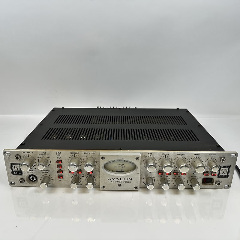 Avalon VT-737SP Tube Channel Strip Preamp EQ | Reverb Deutschland