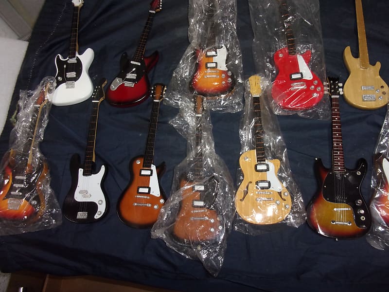 PICK 1 High Detailed Mini 10" Wood Electric Guitar Strat RG | Reverb