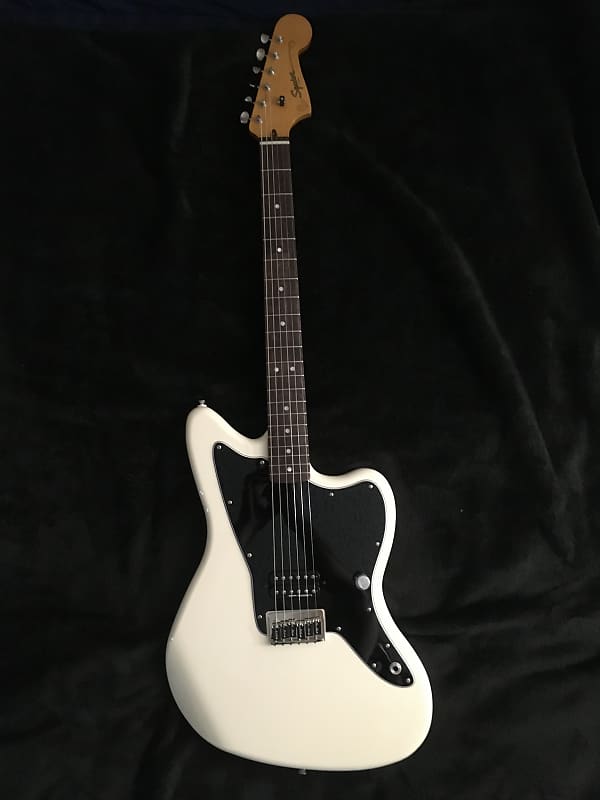 Olympic White Tom Delonge “Style” Squier Jazzmaster Hardtail | Reverb