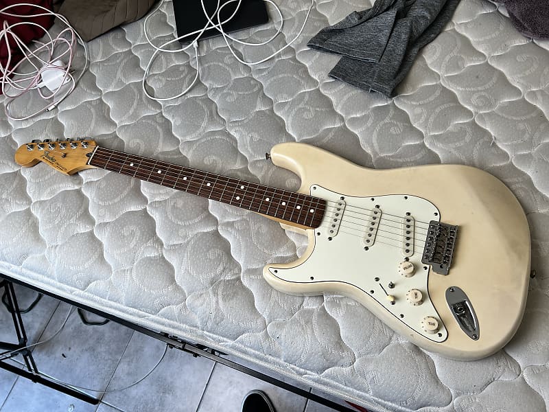 Fender MIM Stratocaster Left Handed 1998 | Reverb