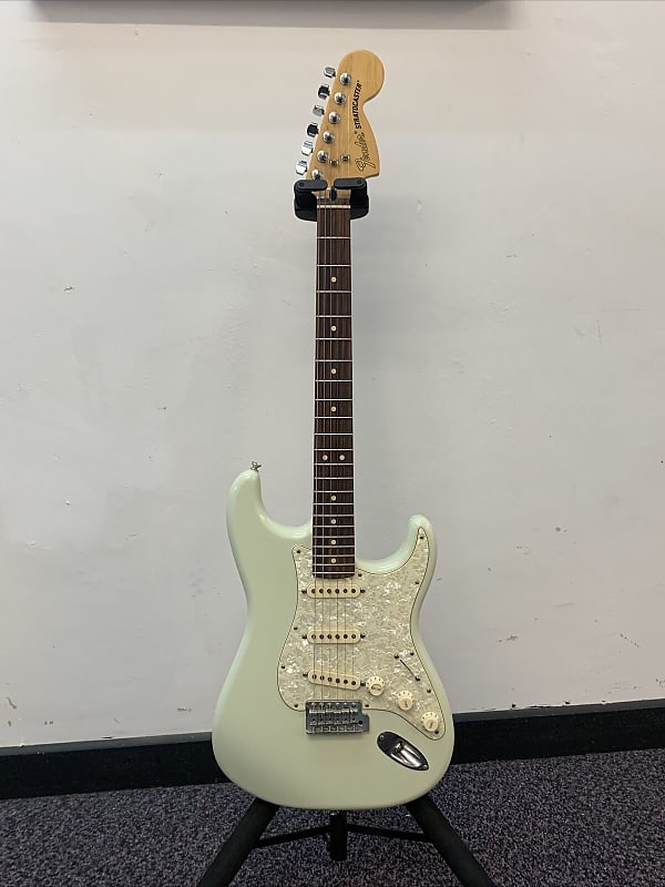 Fender MIM Deluxe Stratocaster Mint Green | Reverb