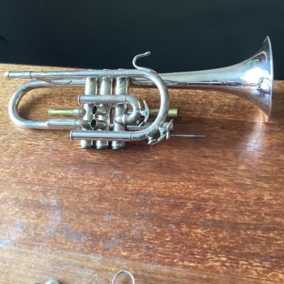 Vincent Bach Long model CORNET 1980s - Silver | Reverb UK