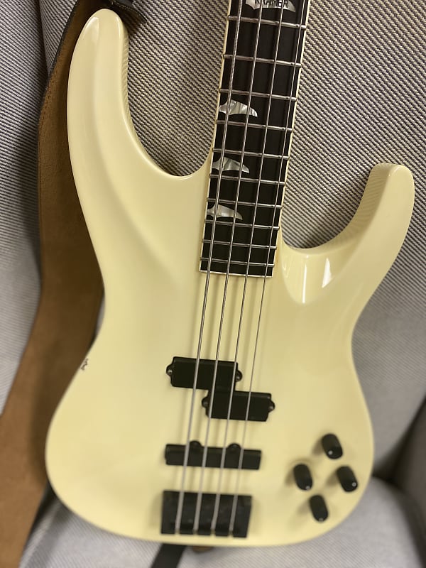 Kramer Forum 1 bass 1989-1990 circa White Spector | Reverb