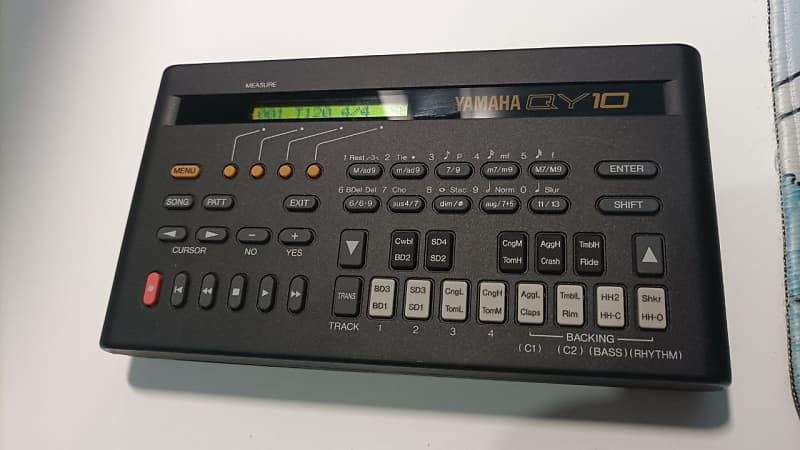 Yamaha QY10 with box 1990s - black | Reverb UK