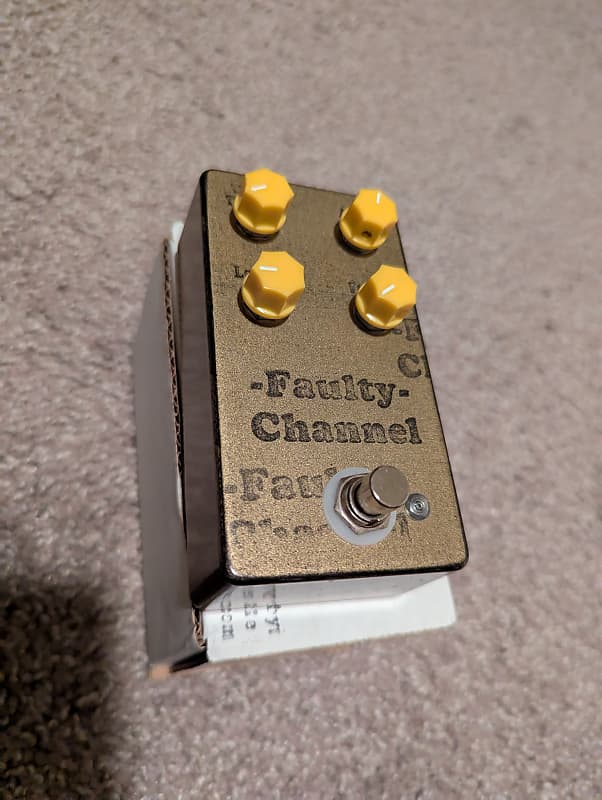 Mid-Fi Electronics Faulty Channel 2024 - Gold | Reverb