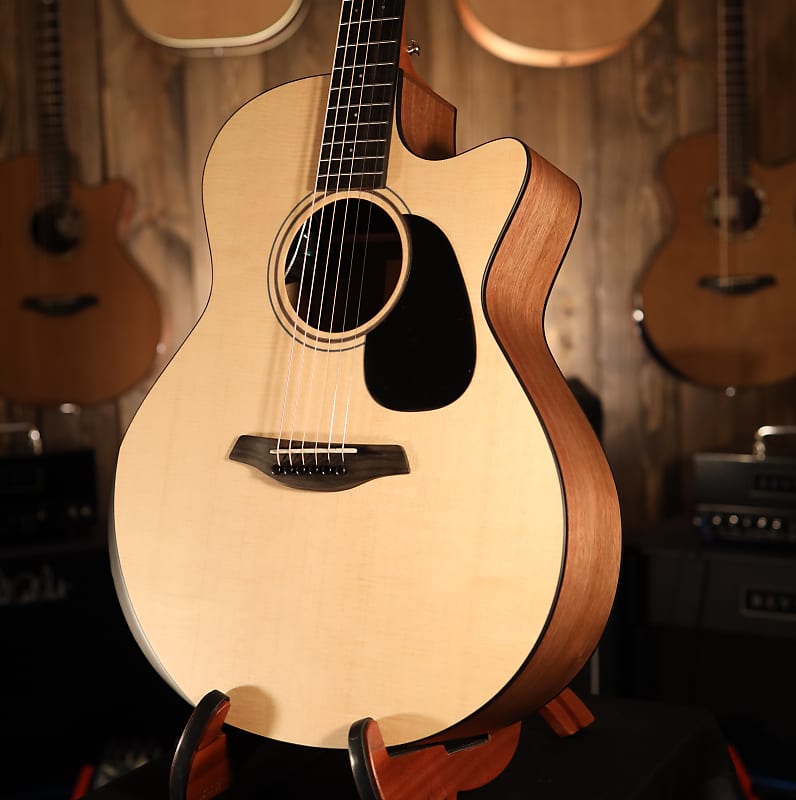 Furch Blue Series Deluxe Gc-SW Grand Auditorium Spruce/Walnut | Reverb