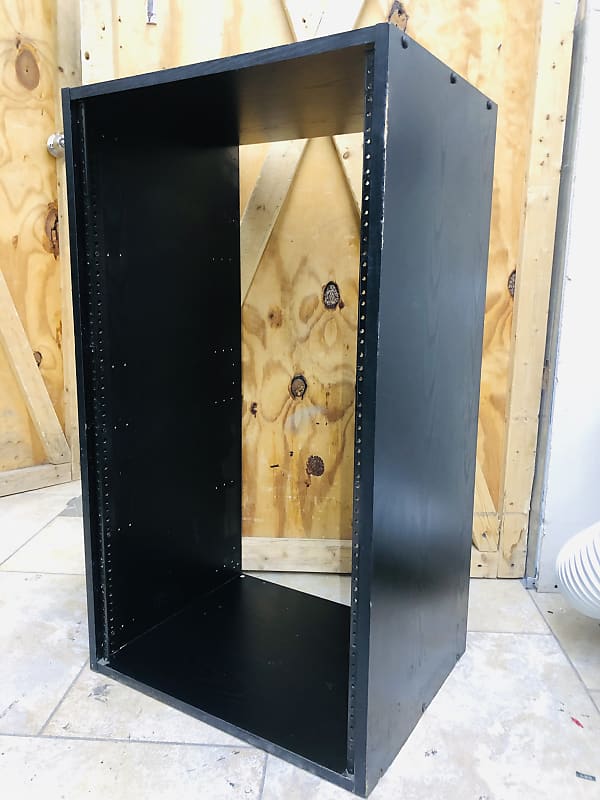 Twenty (20) Space Studio Rack Case - Black Laminate Middle | Reverb
