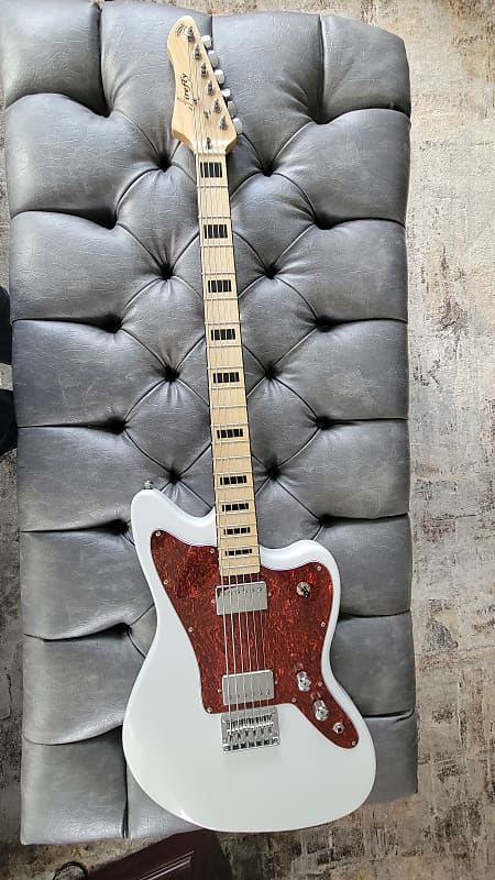 Firefly BARITONE 2024 - WHITE | Reverb