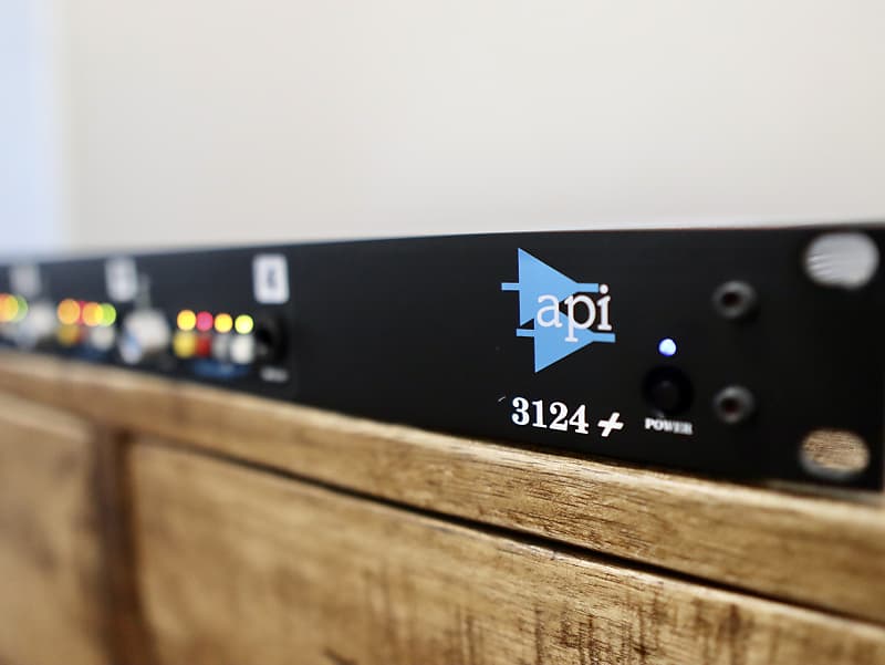 API 3124+ Microphone Preamp | Reverb
