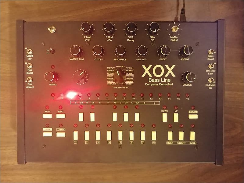 Xoxbox TB-303 clone x0xb0x | Reverb