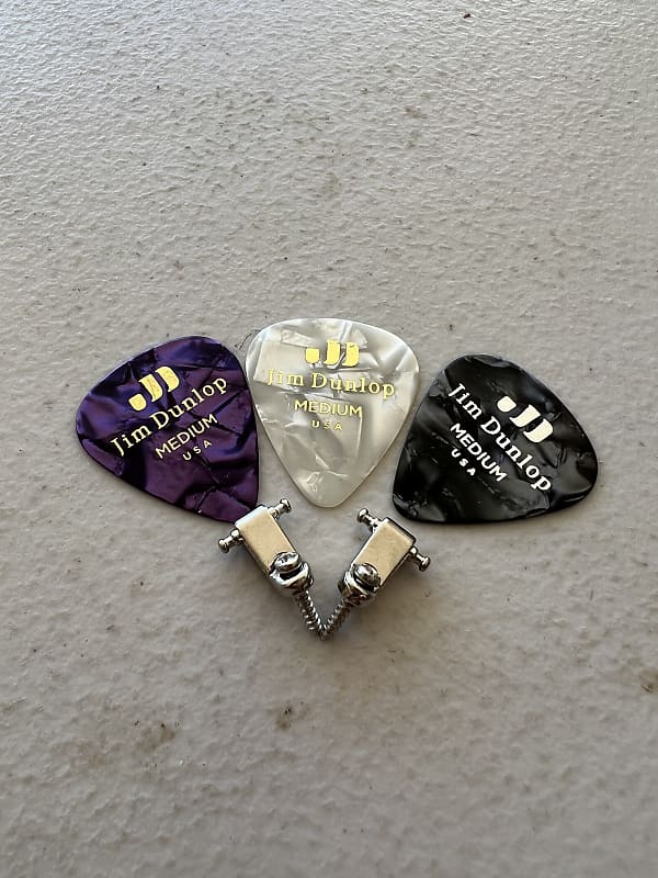 Allparts Stratocaster Nickel string trees and guitar picks | Reverb
