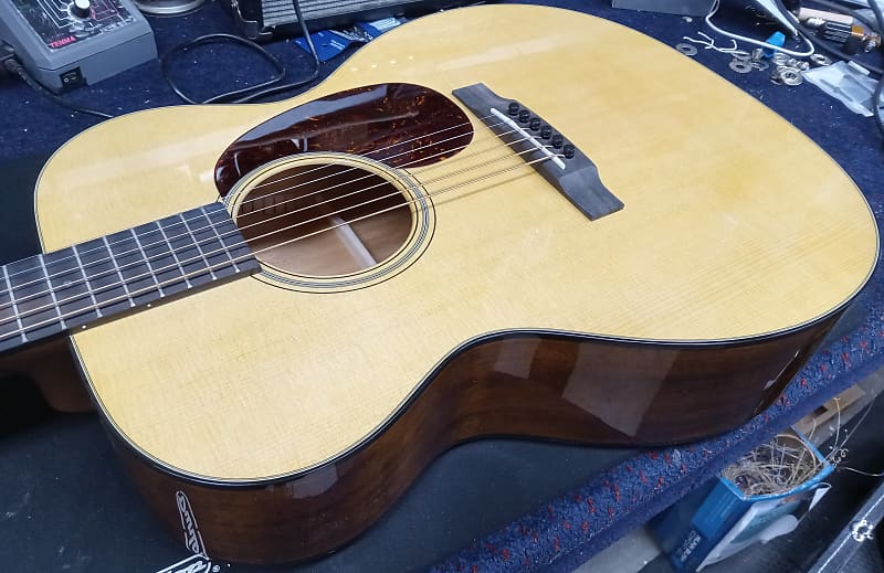 Martin Standard Series 000-18 in Natural 2024 | Reverb