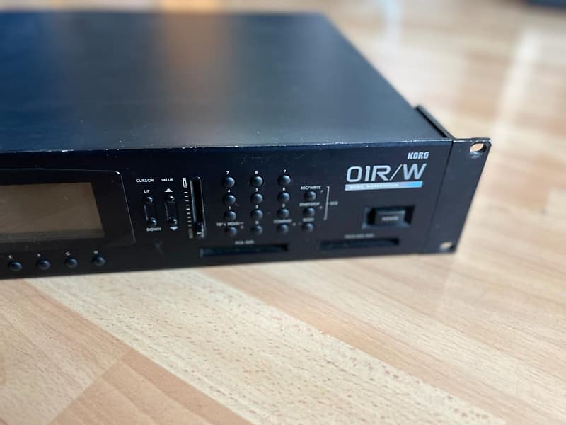 Korg 01R/W Digital Synthesizer Workstation Rackmount (MIJ, | Reverb