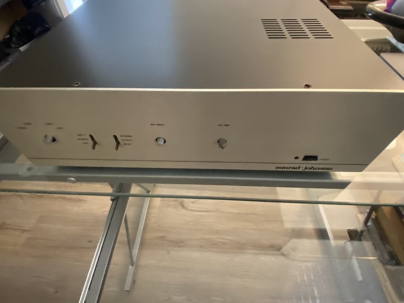 Conrad Johnson PV2 Vaccum Tube PreAmp Stereo | Reverb
