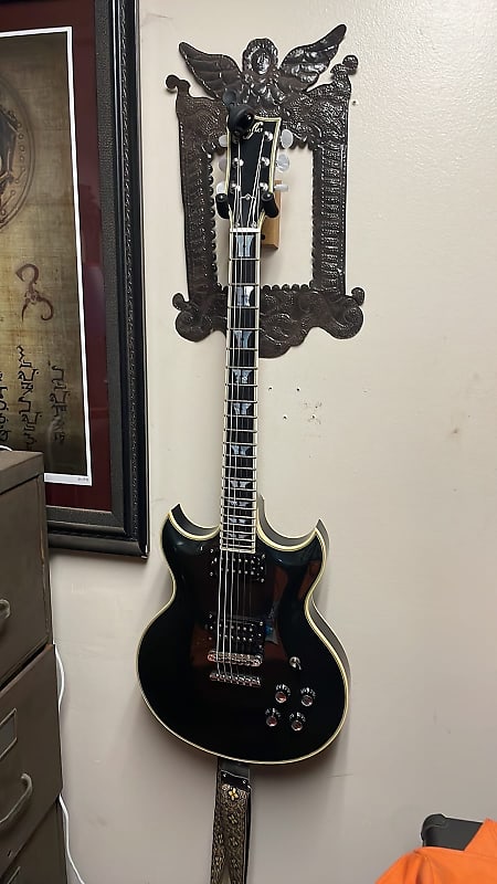 First Act DC6 90’s Black | Reverb